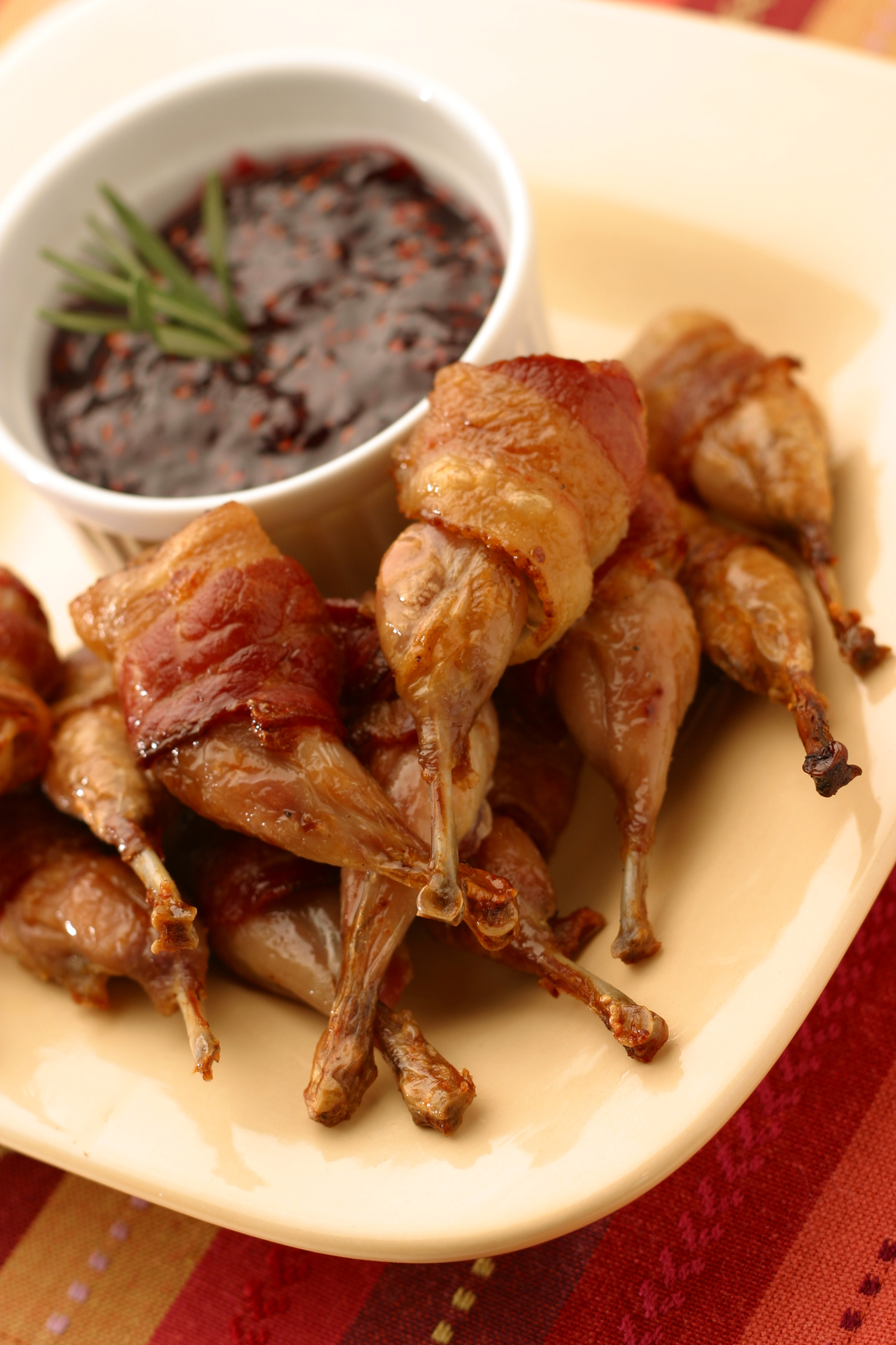 how to cook bacon wrapped quail legs