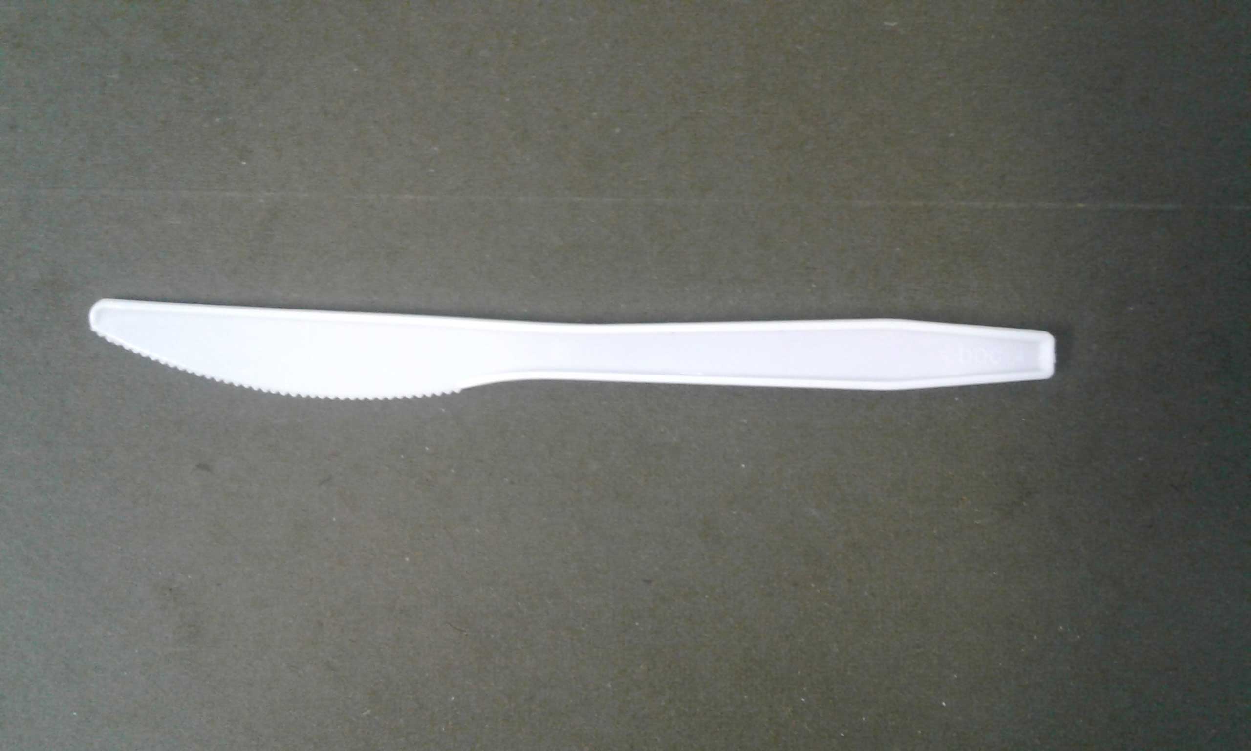 WNA Flatware Microwaveable White Polypropylene Knife -- 6 per case.
