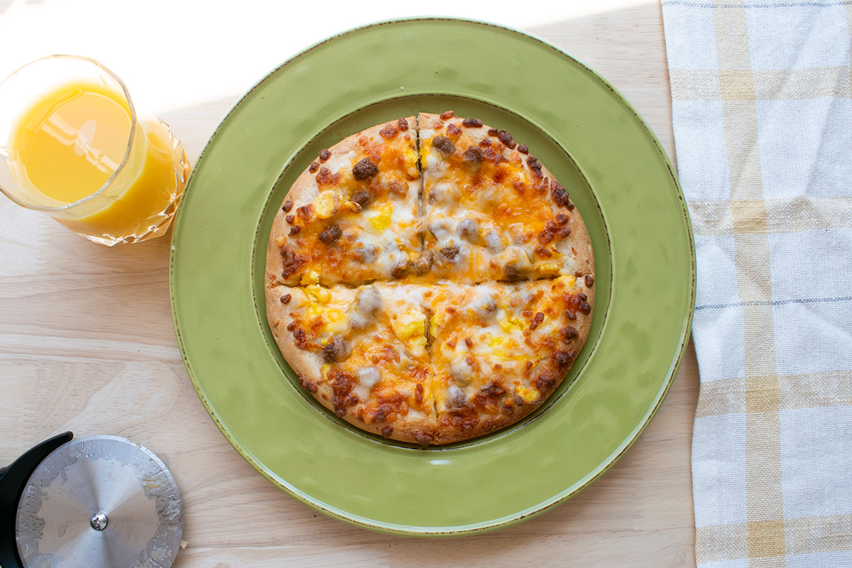 how to cook a frozen breakfast pizza