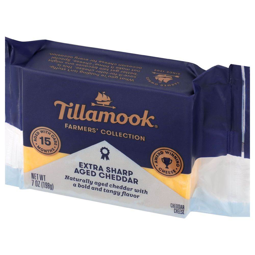 Tillamook Farmers Collection Extra Sharp Aged Cheddar Cheese, 7 Ounce ...