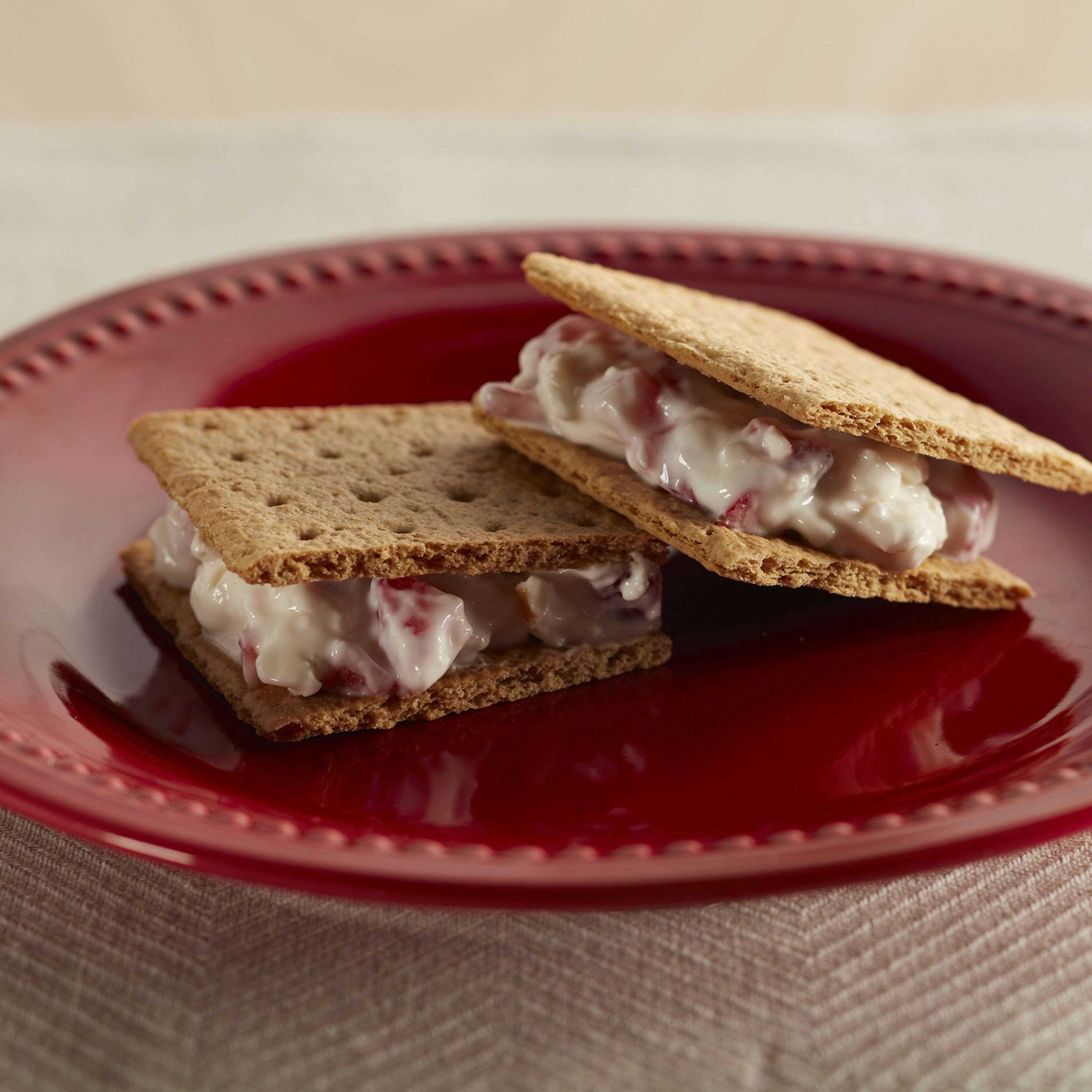 Keebler Grahams Crackers Original Case | FoodServiceDirect Keebler Grahams Crackers Original Case | FoodServiceDirect
