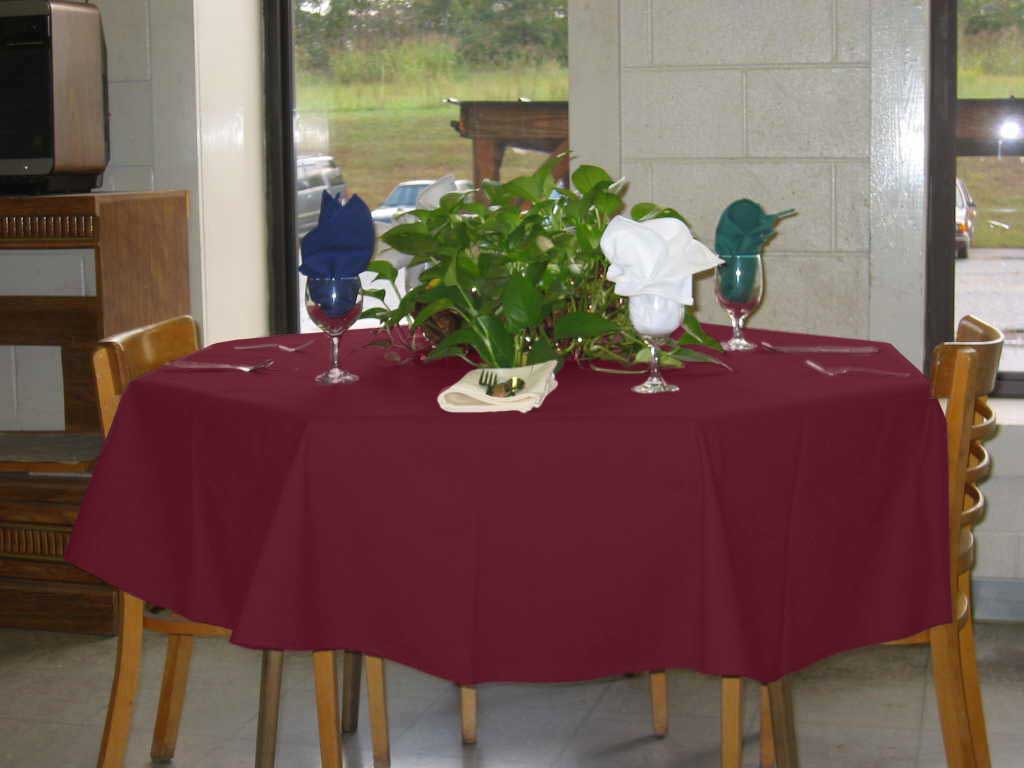 Intedge Burgundy Poly/Cotton Round Tablecloth, 120 inch Dia