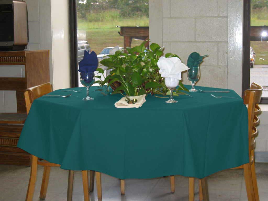 Intedge Teal Poly/Cotton Round Tablecloth, 132 inch Dia