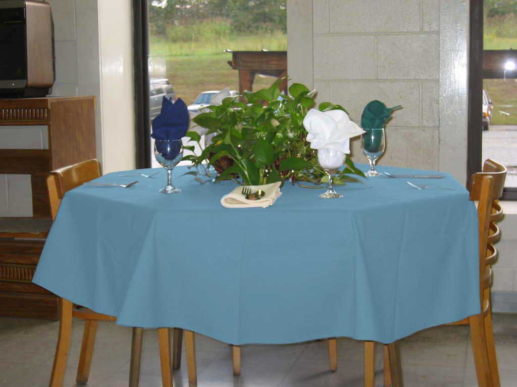 Intedge Light Blue Round Poly/Cotton Tablecloth, 64 inch Dia
